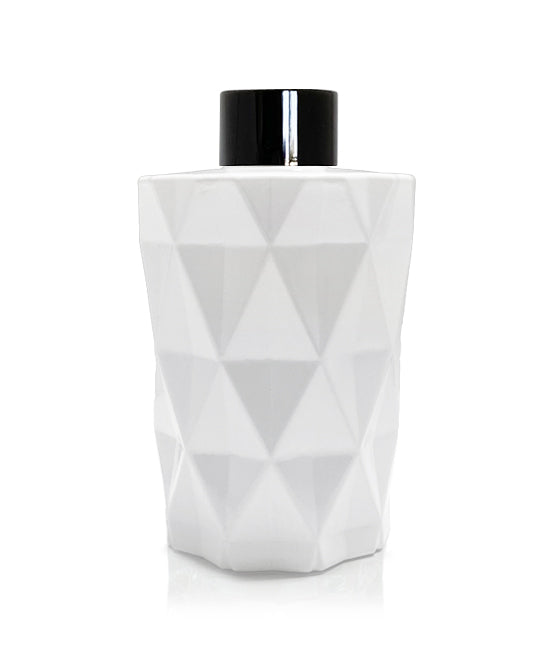 A Chic White 200ml Diamond Diffuser Bottle - NZ Candle Supplies